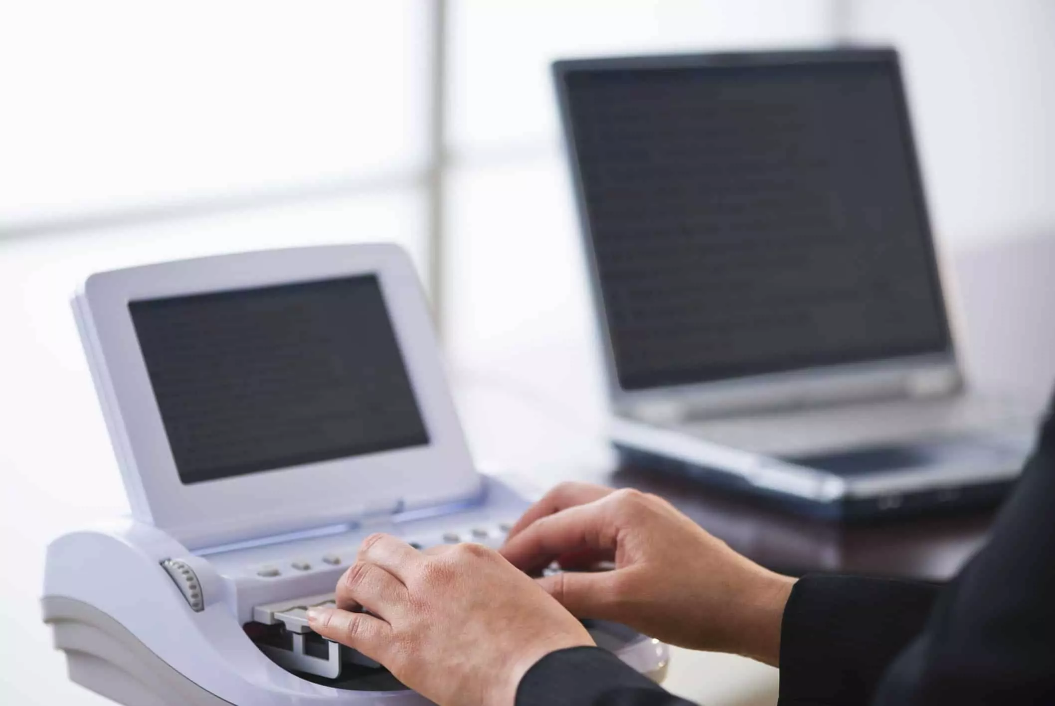 What Is a Stenographer? | U.S. Legal Support Services